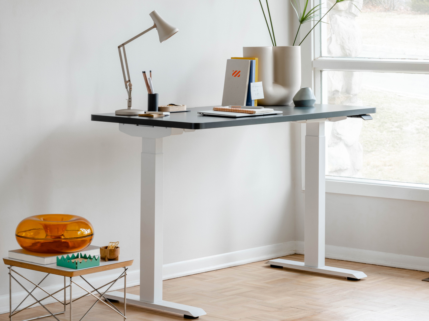 Meet the Duo Desk: The New Standard for Office Desks - Comgrove